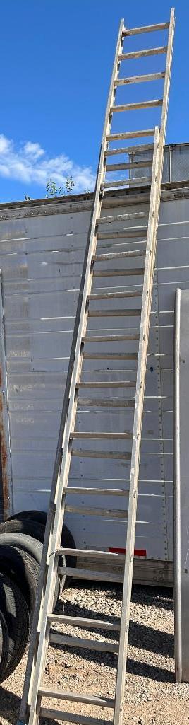 24-Ft Aluminum Step Ladder | Proxibid