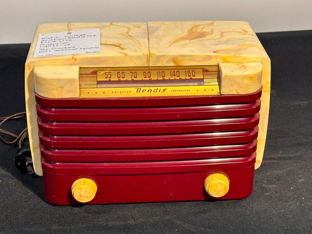 Bendix Aviation Bake Lite Radio Powers on lights | Proxibid