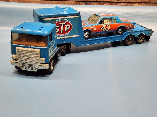 STP Race Car Hauler with Race car | Art, Antiques & Collectibles Toys ...