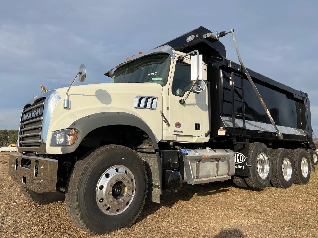 2022 Mack Granite Dump