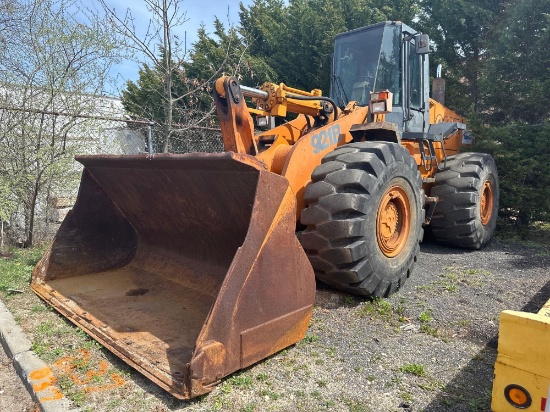 CASE 921 RUBBER TIRED LOADER SN-50458 powered by diesel engine ...
