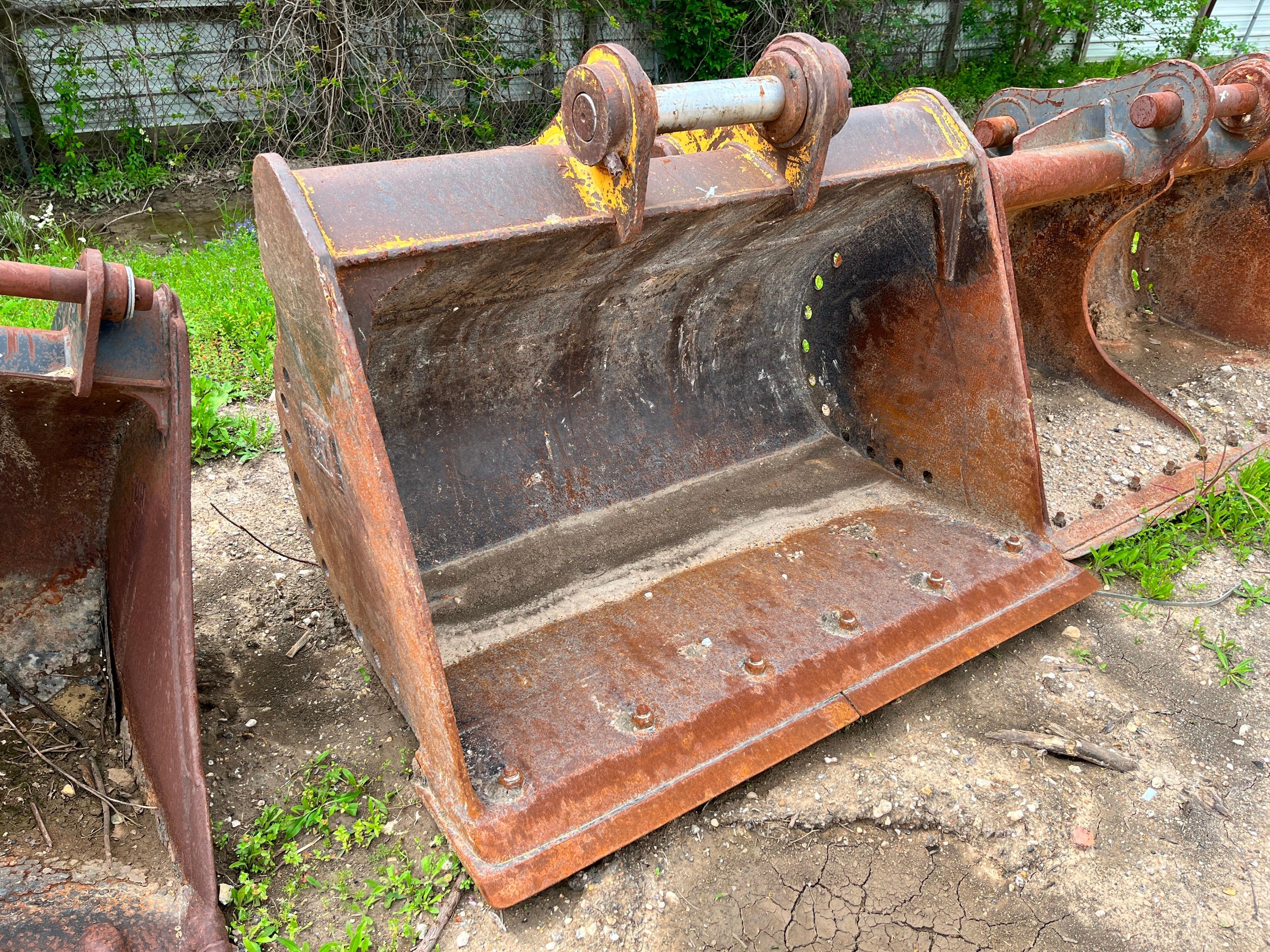 CAT 60IN. DITCHING BUCKET EXCAVATOR BUCKET | Proxibid