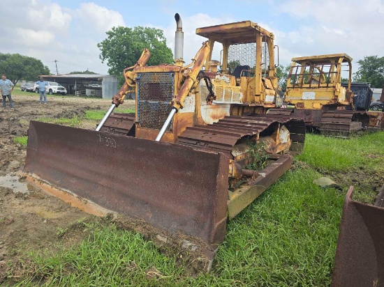 KOMATSU D65P-7 CRAWLER TRACTOR SN:40129 powered by diesel engine ...