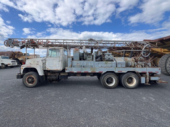 FORD 8000 PROSPECT DRILL SN:VCF1794 powered by diesel engine, equipped ...