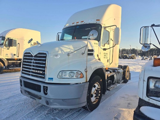 2015 MACK CXU612 TRUCK TRACTOR VN:1M1AW01Y7FM007326 powered by Mack MP7 ...