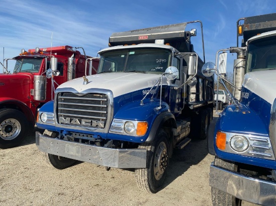 2005 MACK CV713 DUMP TRUCK VN:1M2AG12C15M024672 powered by Mack 427 ...