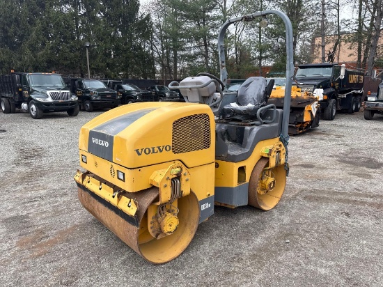 VOLVO DD38HF ASPHALT ROLLER SN:PCH650151 powered by Kubota diesel ...