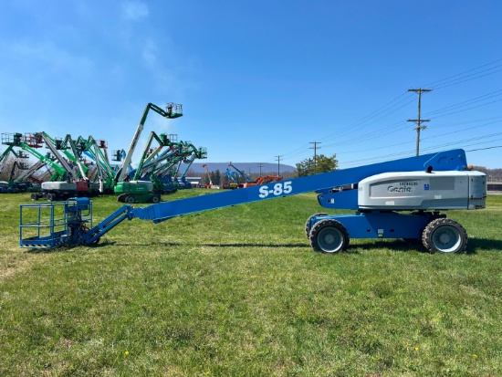 GENIE S-85 BOOM LIFT SN:S8514-11981 4x4, powered by diesel engine ...