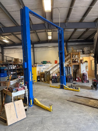 FORWARD LIFT 12000 LB 2 POST VEHICLE LIFT SUPPORT EQUIPMENT SN ...