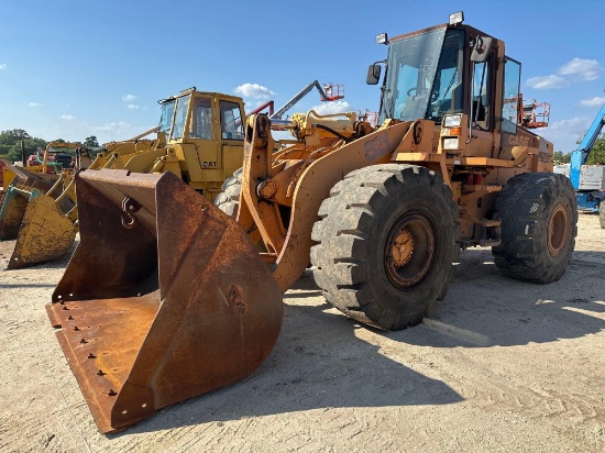 CASE 821 RUBBER TIRED LOADER powered by Cummins 8.3 diesel engine ...