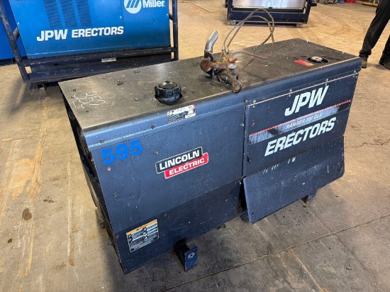 LINCOLN RANGER 300DLX WELDER SN: U1981109345, powered by Kubota diesel ...