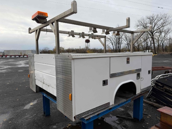 8FT. READING STEEL UTILITY BODY SN:757825 equipped with stainless ...