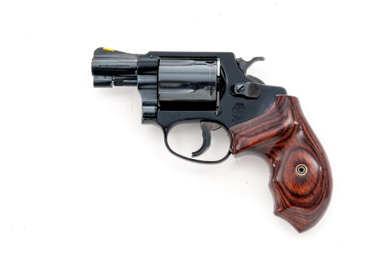 Smith & Wesson Model 37 Chief's Special Airweight No-Dash Revolver ...