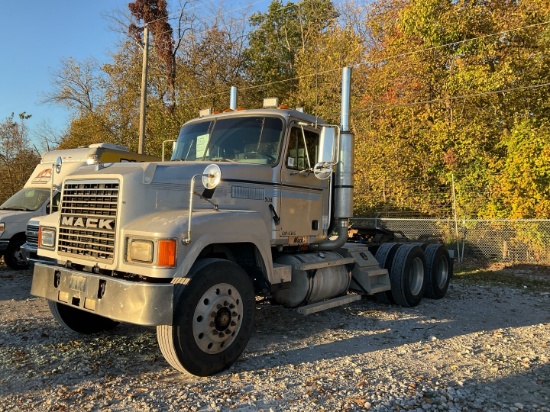 1997 MACK CH613 Serial Number: 1M1AA18YXVW075424 | Online Auctions ...