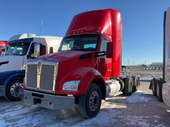 2017 KENWORTH CONSTRUCTION Serial Number: 1XKZDK9X2HJ132842 ...