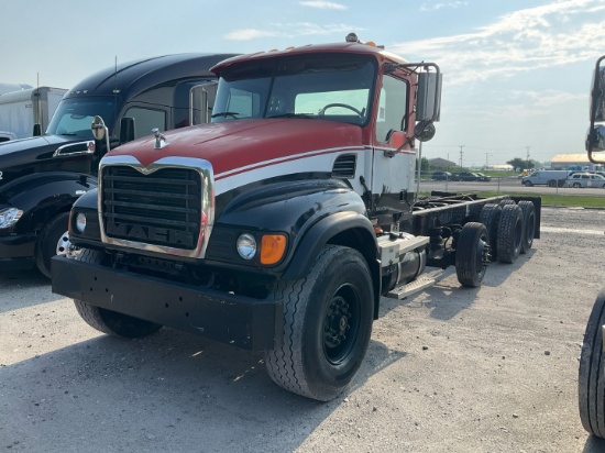 2004 MACK 700 Serial Number: 1M2AG11C04M010200 | Commercial Trucks ...