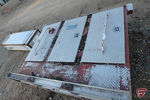 Merritt diamond plate aluminum headache rack | Proxibid