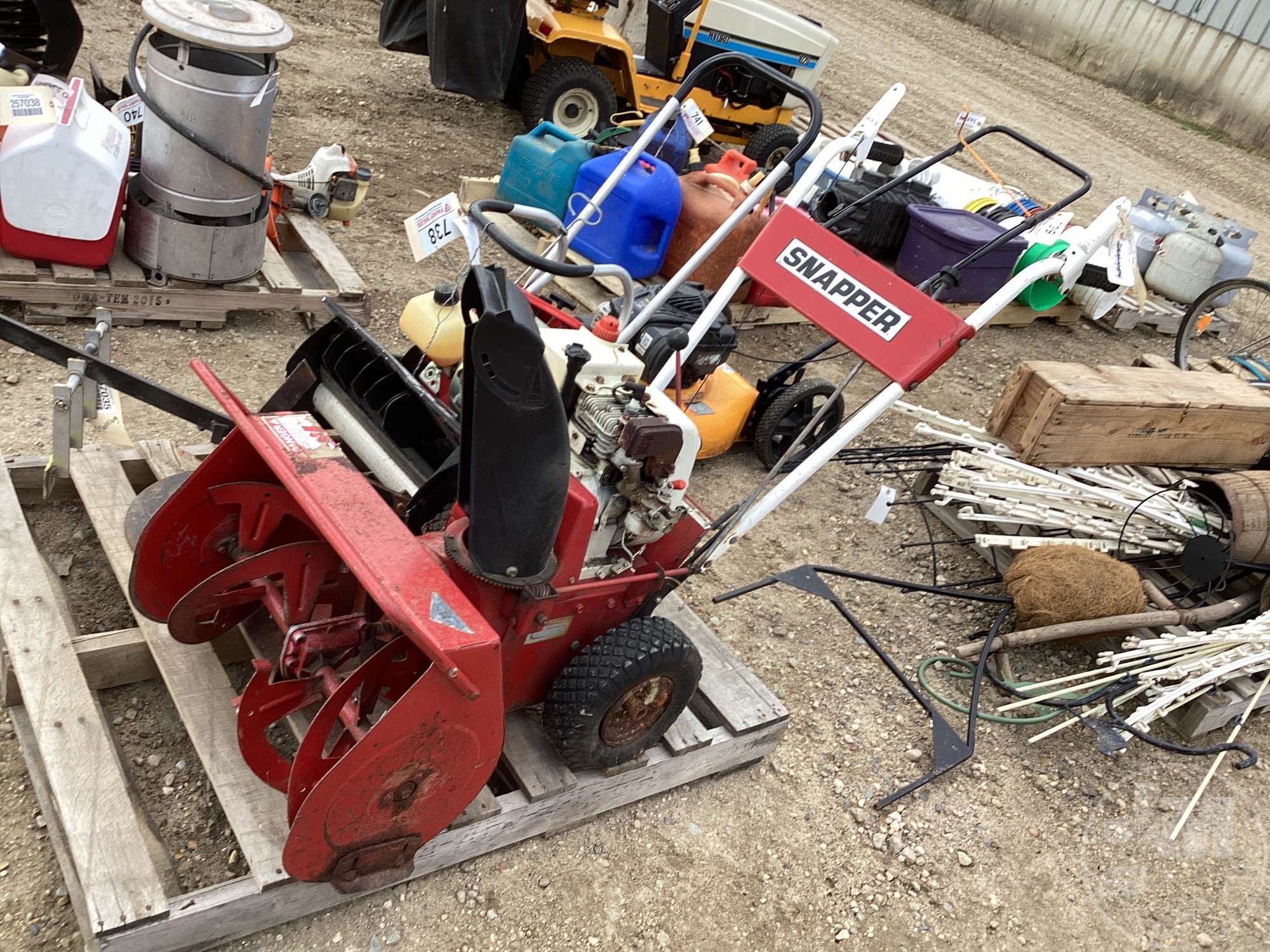 SNAPPER 2 STAGE SNOWBLOWER | Proxibid