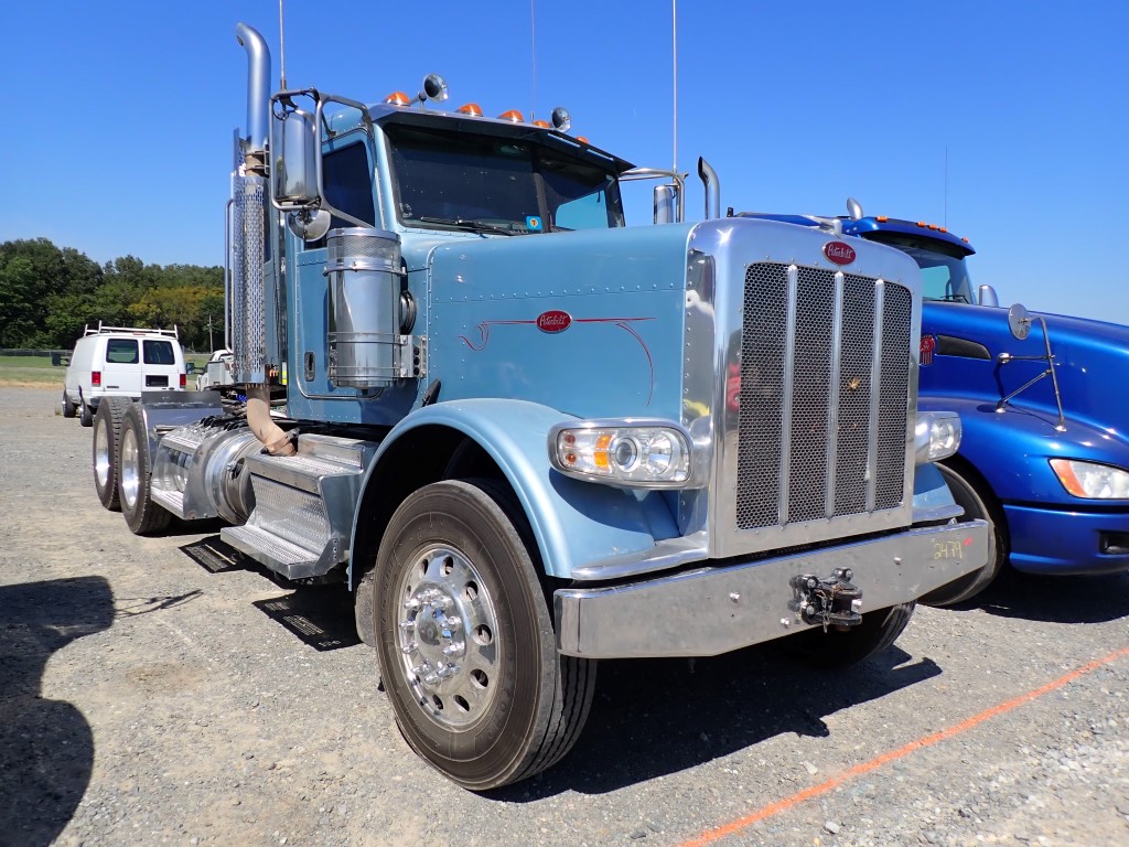 2022 Peterbilt 388