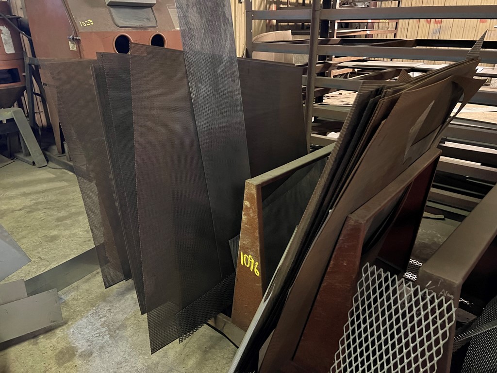 RACK AND CONTENTS, STEEL RACK & EXPANDED/HOLEY | Proxibid