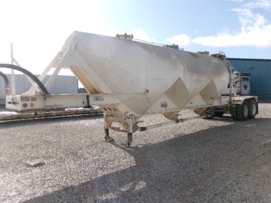 1978 FRUEHAUF PNEUMATIC TRAILER, STEEL, 3 HOPPER, TANDEM AXLE, SPRING ...