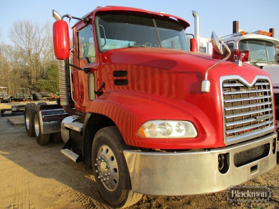 2013 Mack CXU613 Truck Tractor, day cab, mack diesel, 10-sped, twin ...