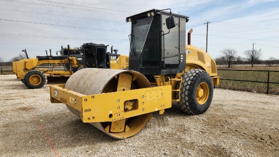 CAT CS56B VIBRATORY ROLLER, 6179 HRS SHOWING, CAB, 155HP CAT DIESEL, 60 ...