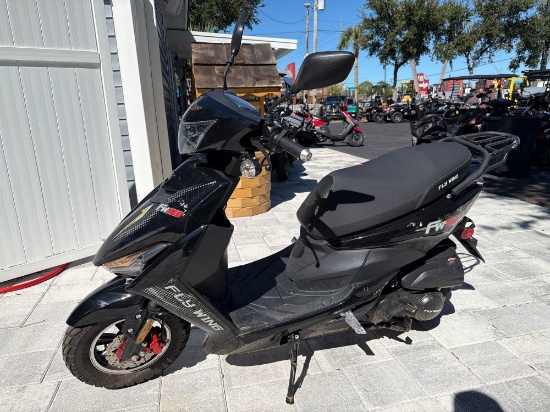 2025 FLY WING GAS POWERED MOPED MODEL-FW-150 | Online Auctions | Proxibid
