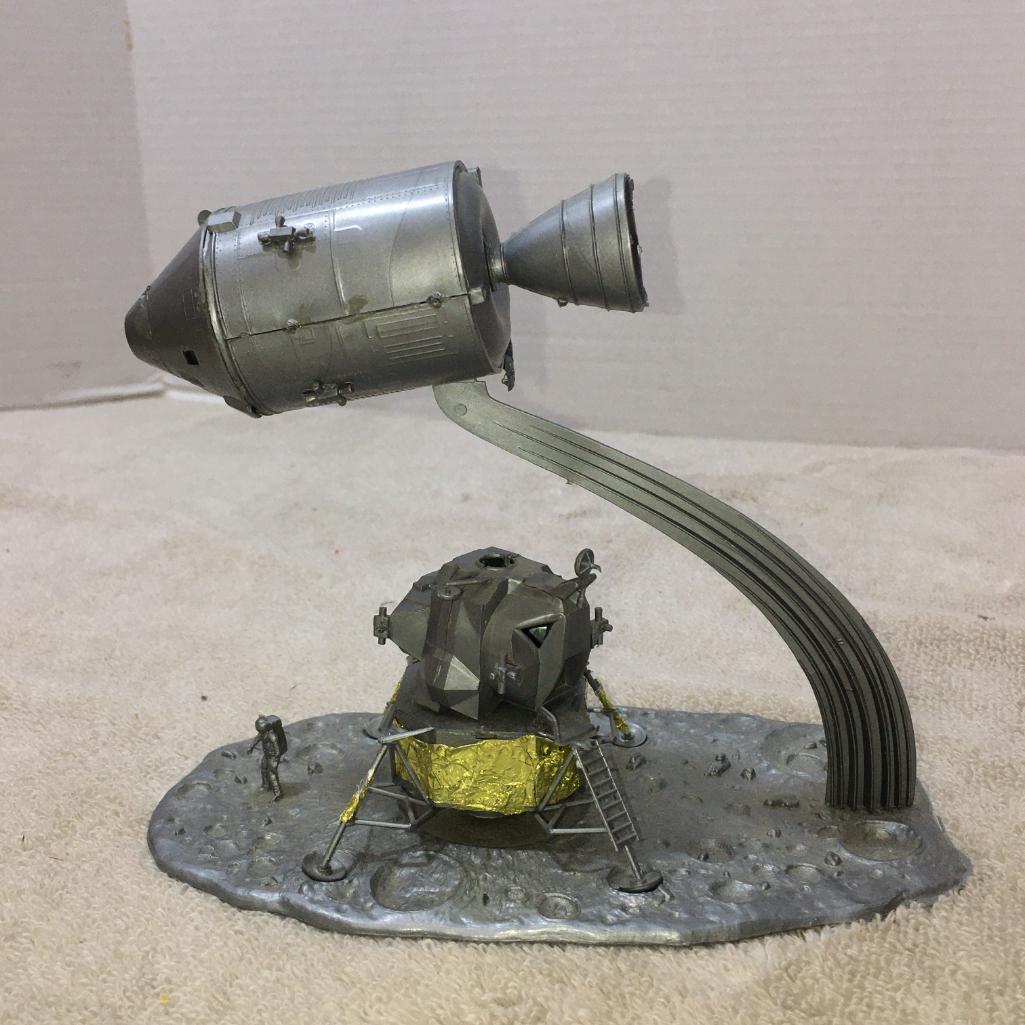 Vintage Revell Model Apollo 11 Man on the Moon | Proxibid