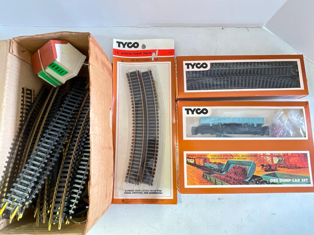 Group of Vintage Tyco Train Tracks and | Proxibid