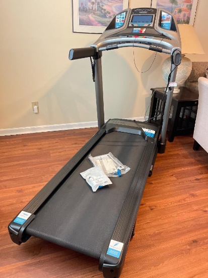 Horizon Elite T7 Treadmill | Online Auctions | Proxibid