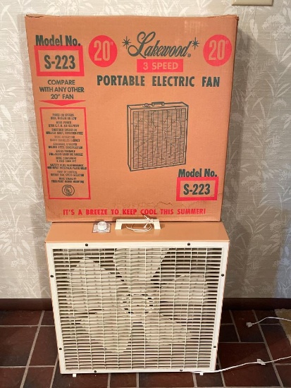 Vintage Box Fan | Online Auctions | Proxibid