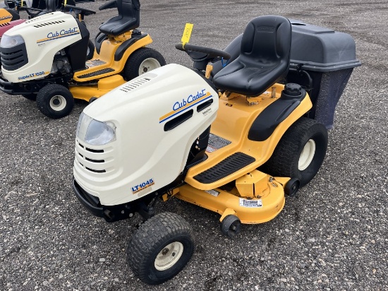 Cub Cadet LT1045 Lawn Tractor | Heavy Construction Equipment Light ...