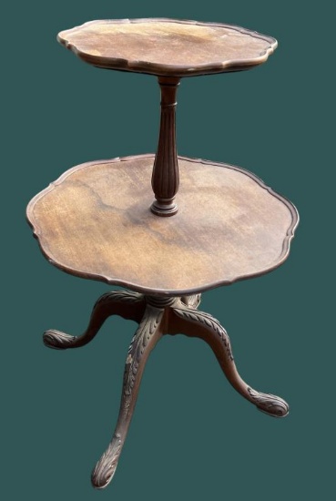 Two Tier Table | Online Auctions | Proxibid