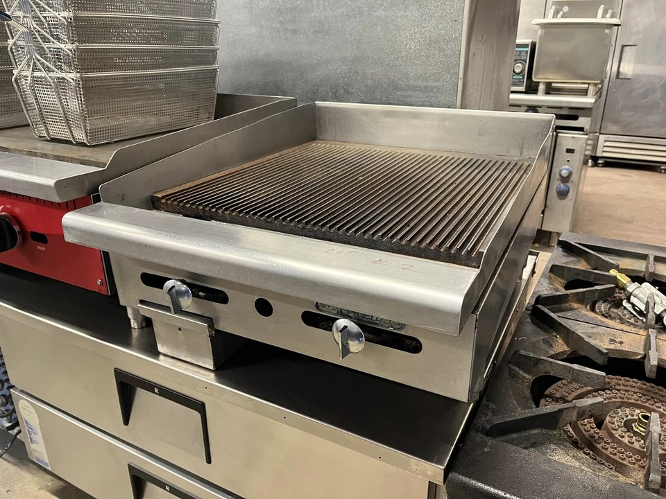 Imperial 24” Countertop Gas Grooved Grill | Proxibid