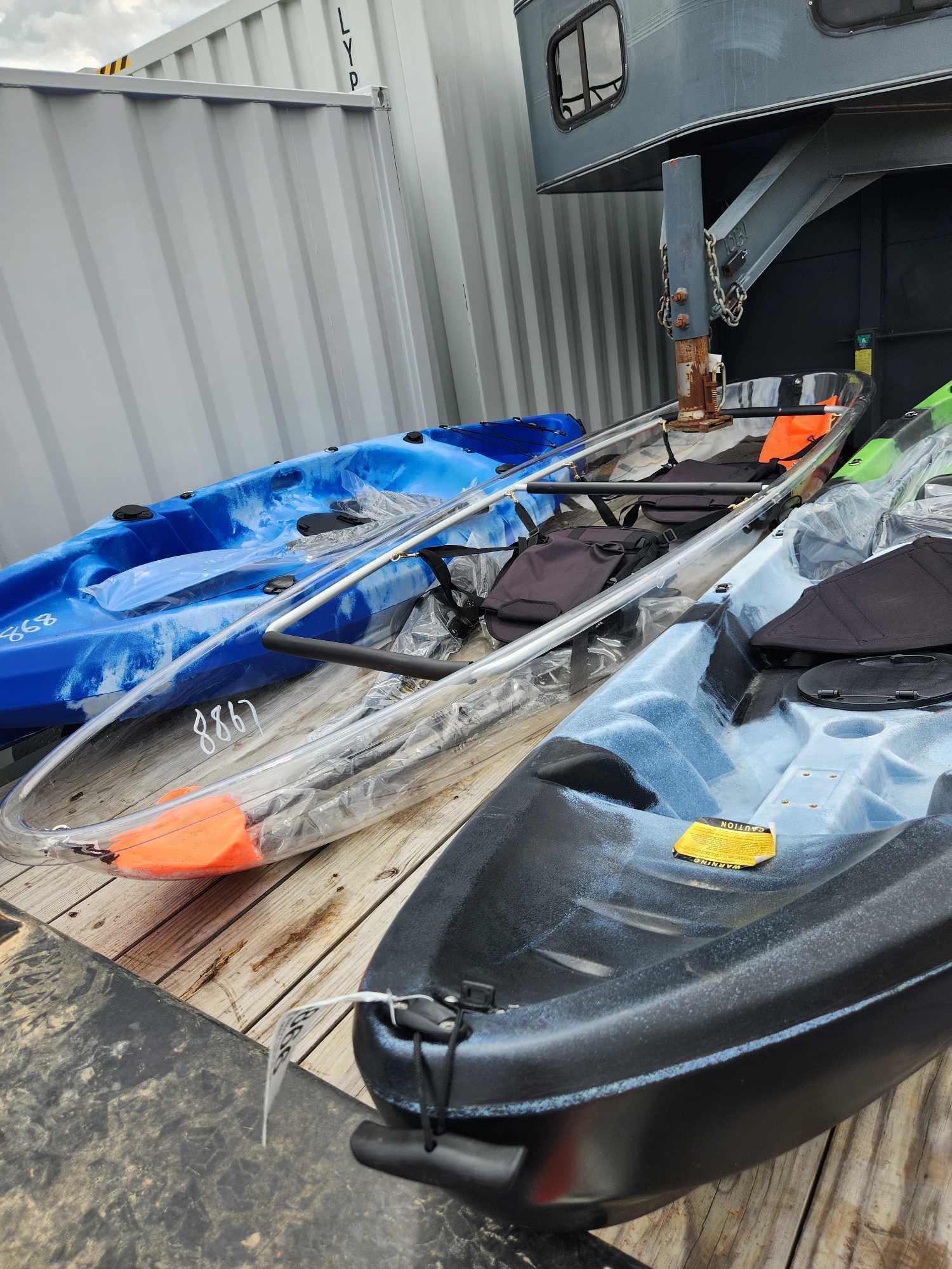 CLEAR DOUBLE SEAT KAYAK W/ SEATS & PADDLES | Proxibid