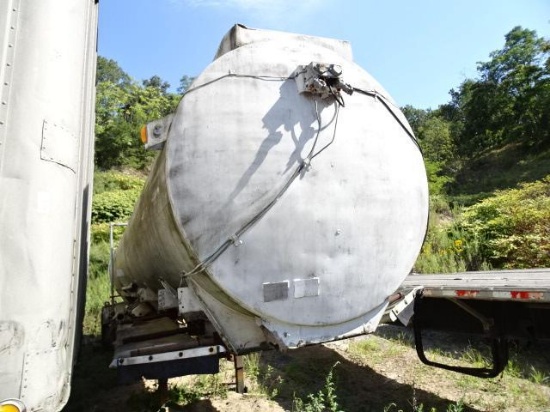 1964 BUTLER 8,300 Gallon Tandem Axle Water Trailer, s/n 3133NAM. In ...
