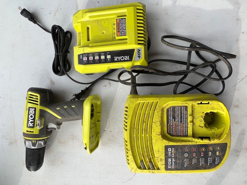 Ryobi Screw Gun with Chargers | Proxibid