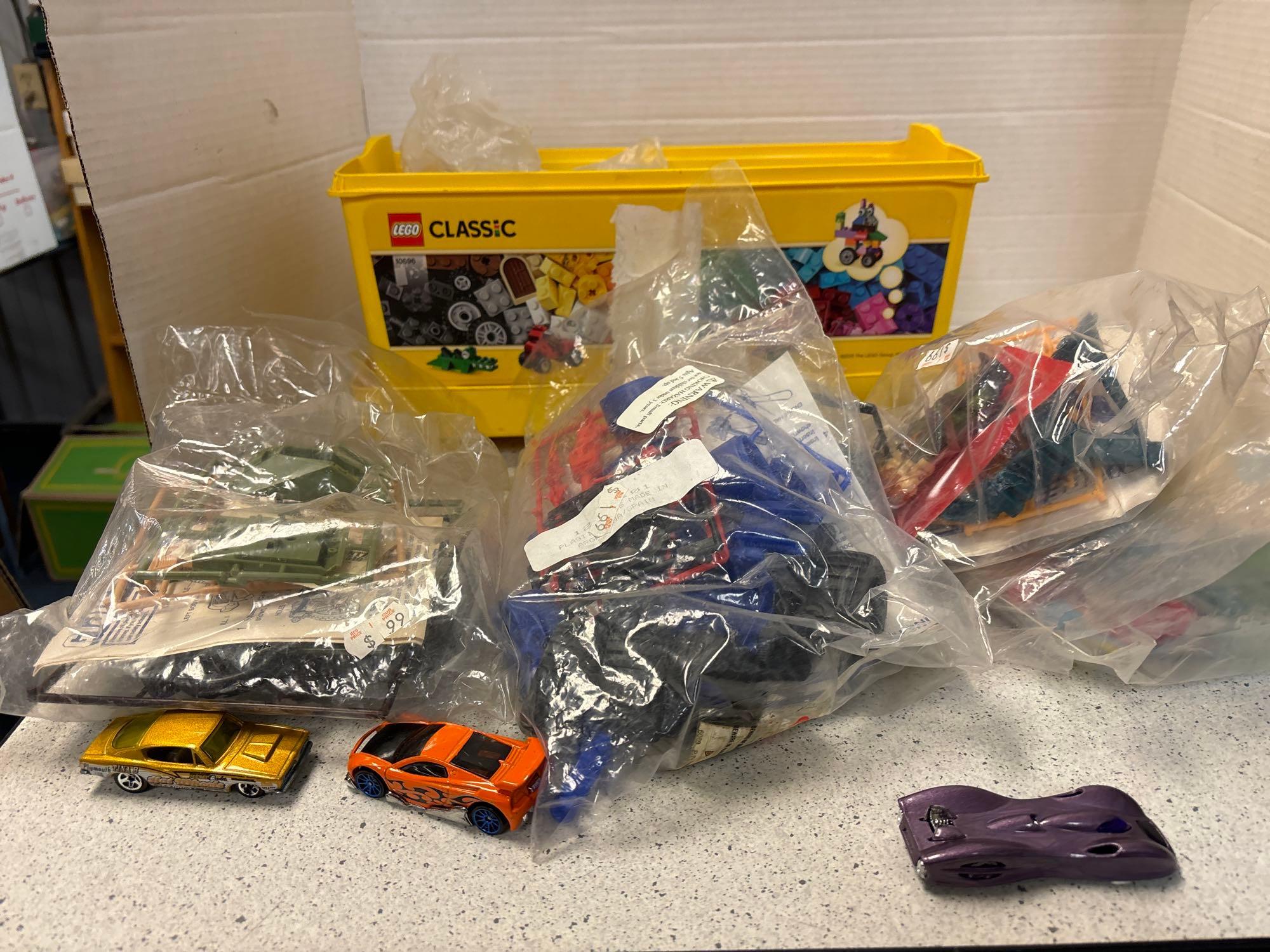 Legos plastic models matchbox cars | Proxibid