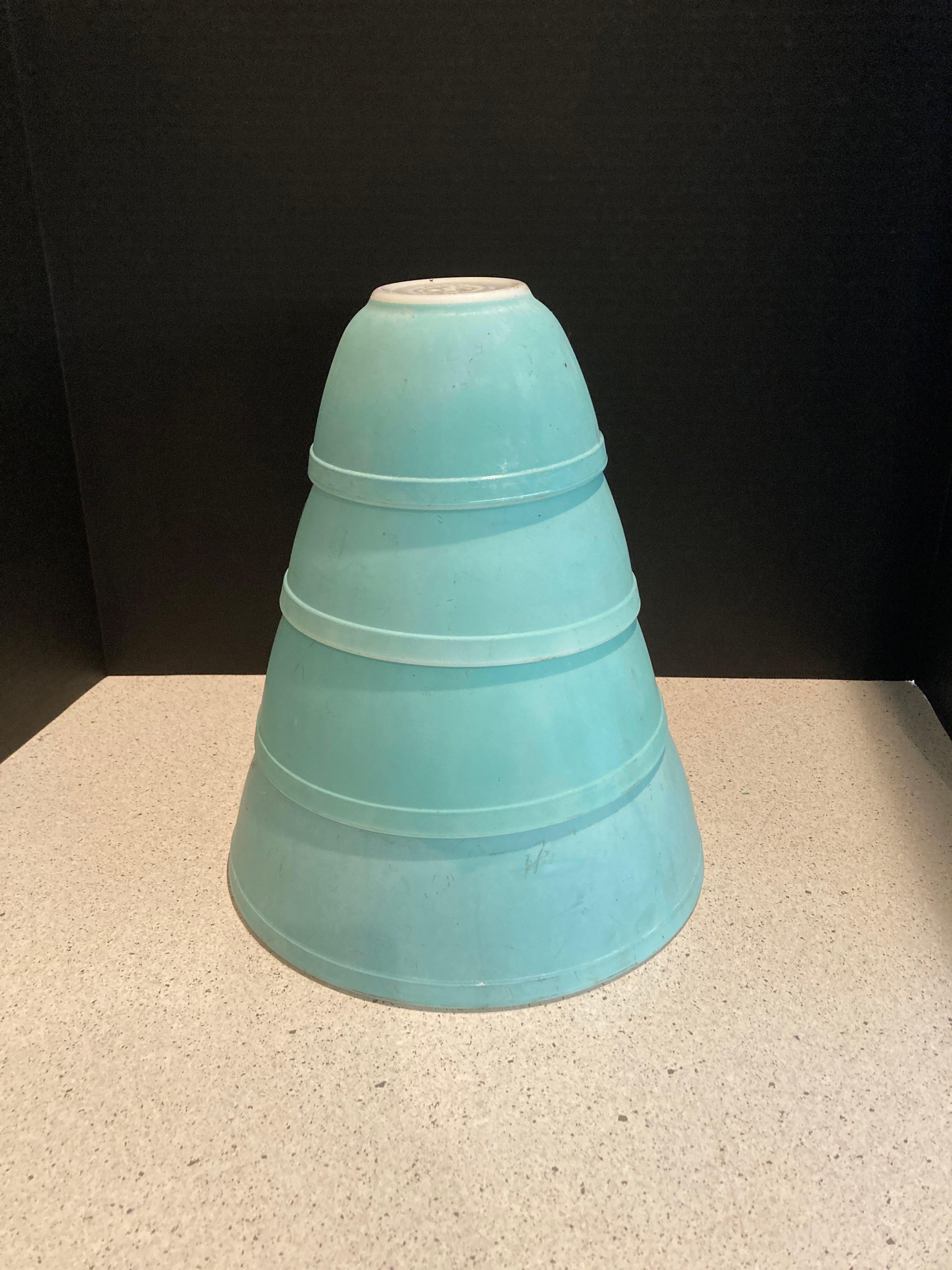 Set of 4 aqua Pyrex mixing bowls | Proxibid