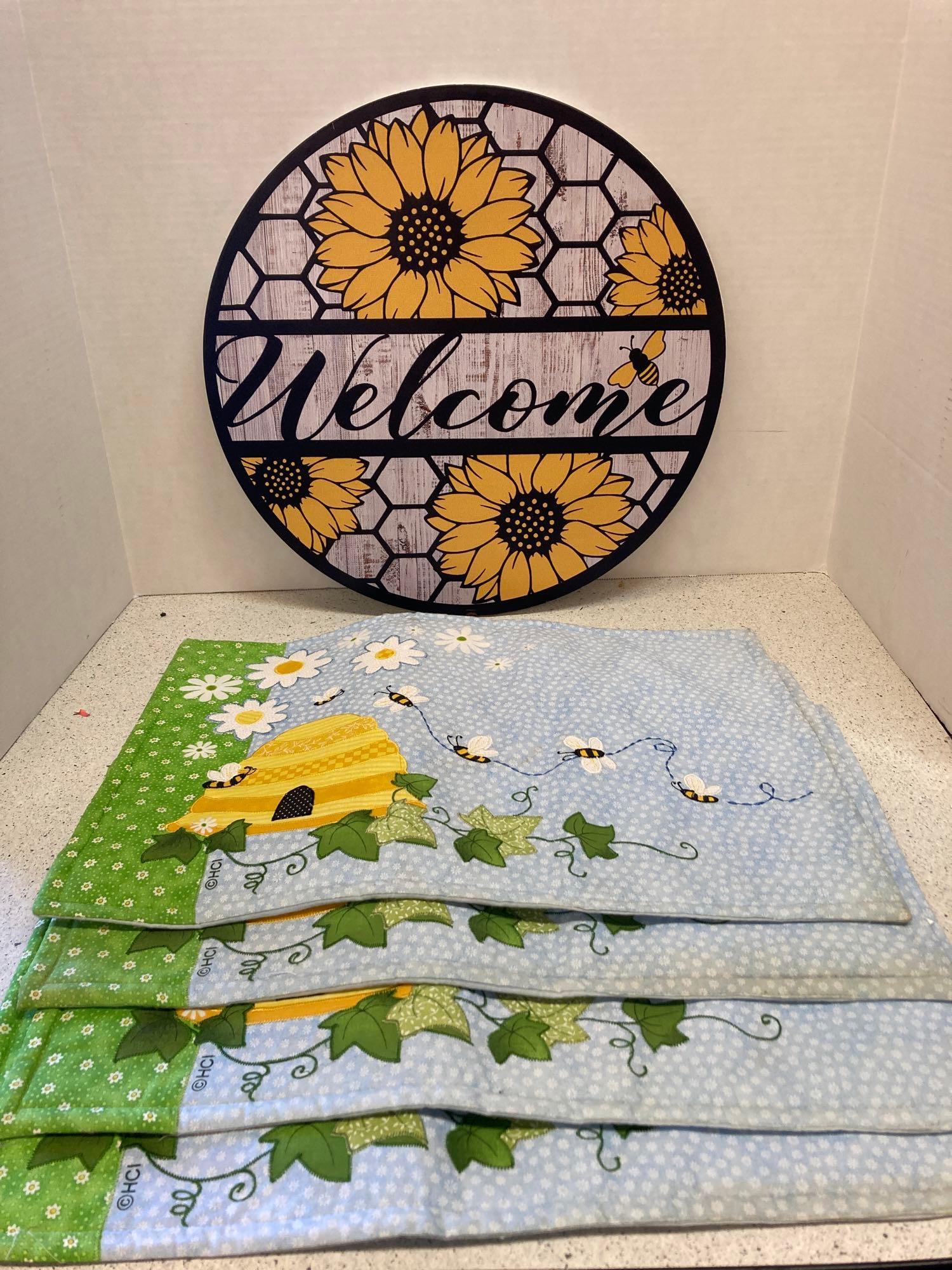 4 Bee Hive placemats and new Bee honeycomb fast | Proxibid