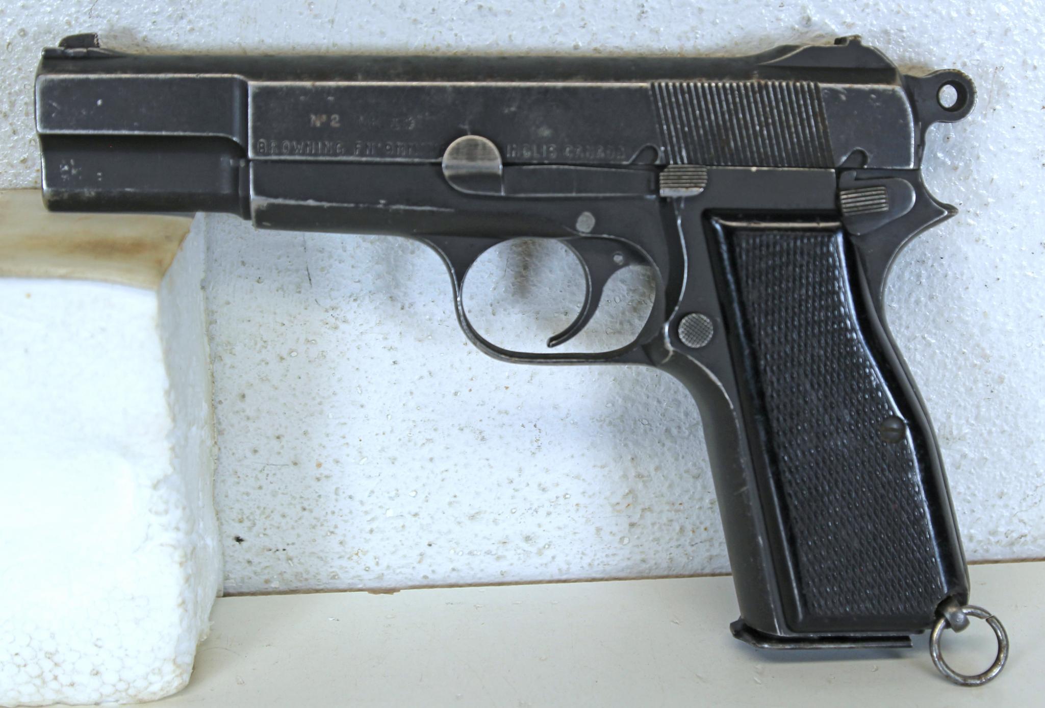 Browning FN Inglis Canada No. 2 MK I* 9 mm | Proxibid
