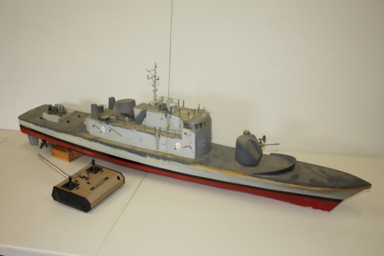 VINTAGE WOODEN USS CROCKETT RC MODEL SHIP, DUMAS BOATS KIT, REMOTE ...
