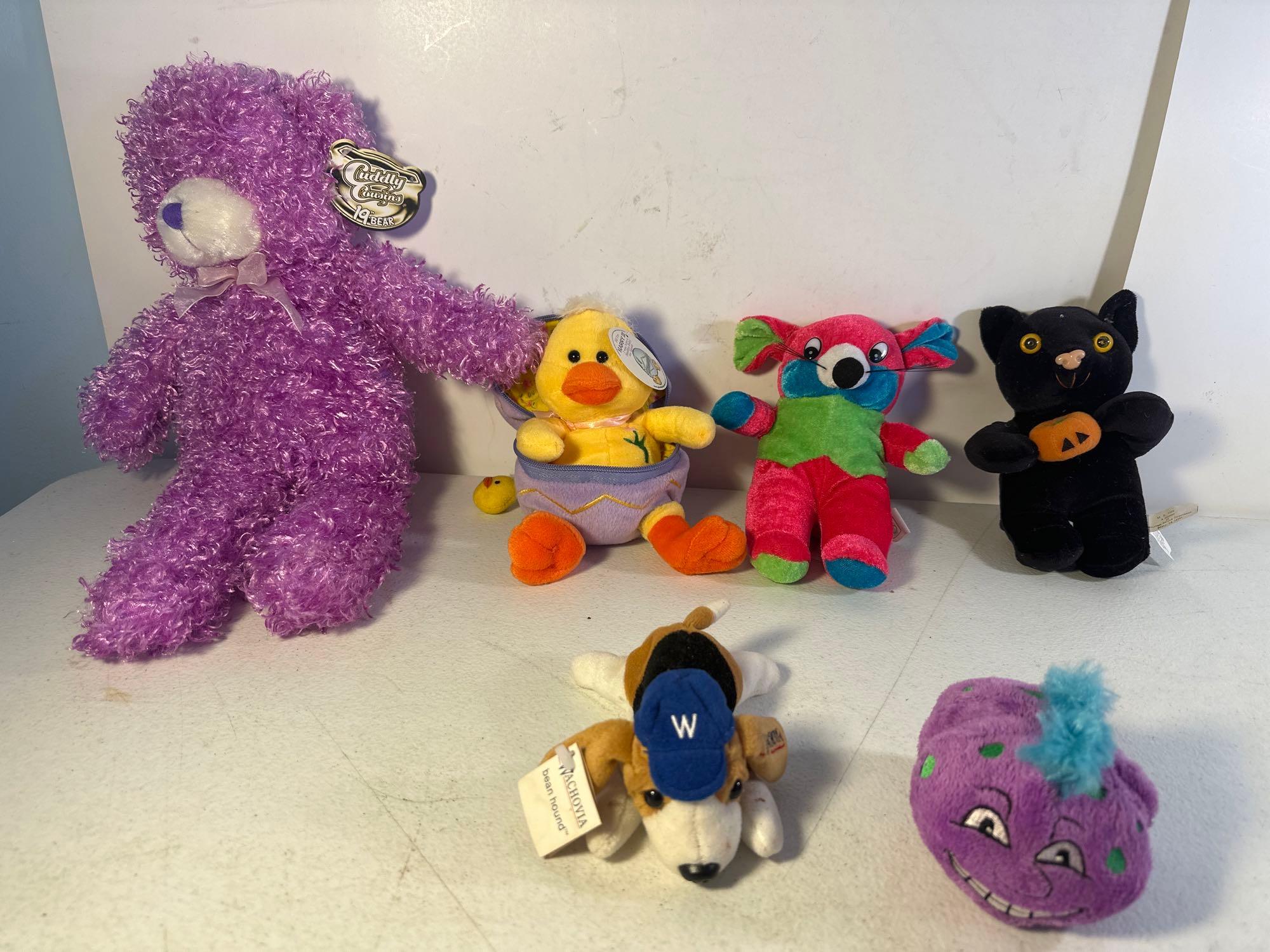 6 Stuffed Animals | Proxibid