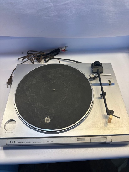 Vintage AKAI Auto Return Turntable Record Player | Art, Antiques ...