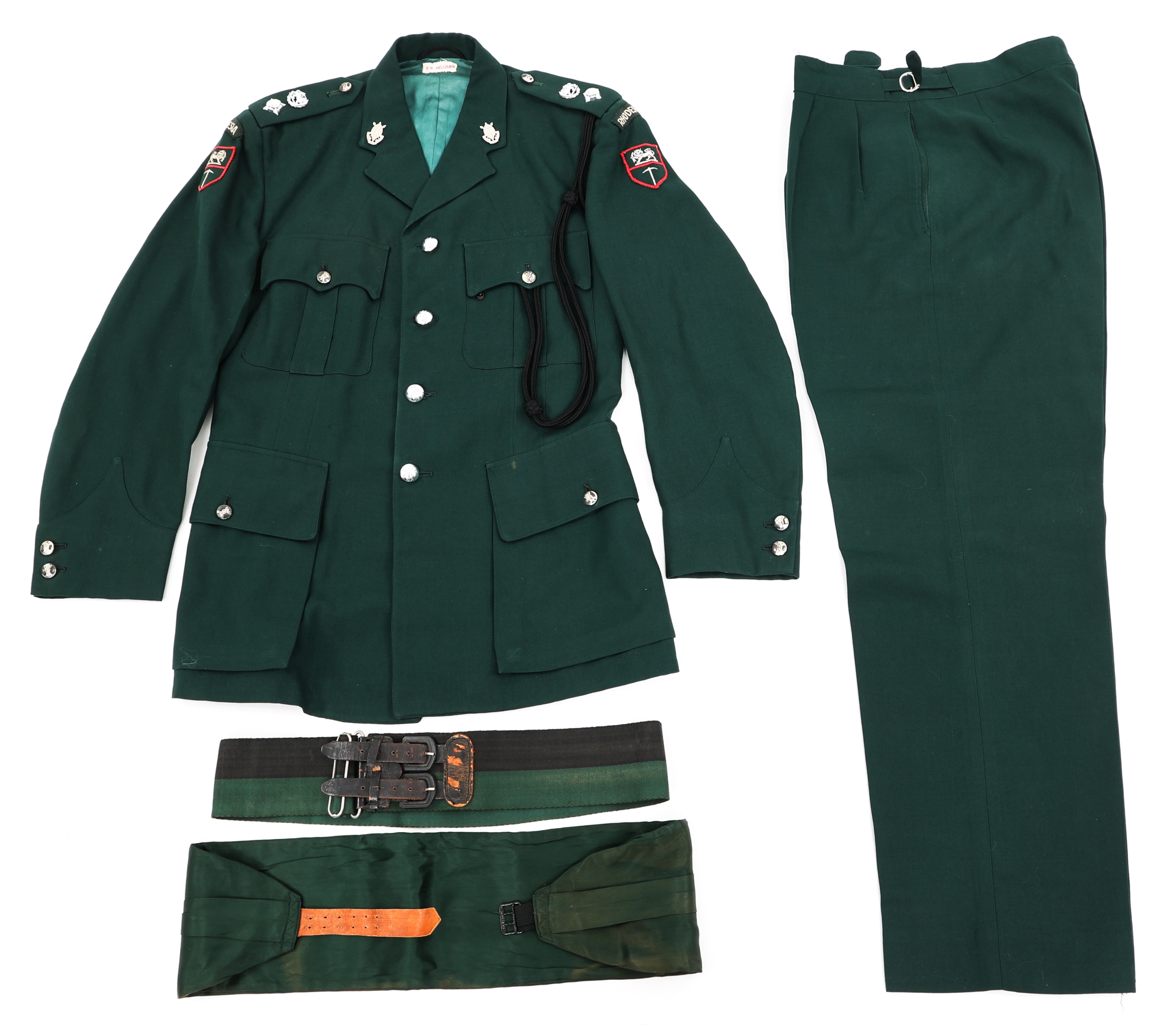 RHODESIAN AFRICAN RIFLES OFFICER DRESS UNIFORM | Proxibid
