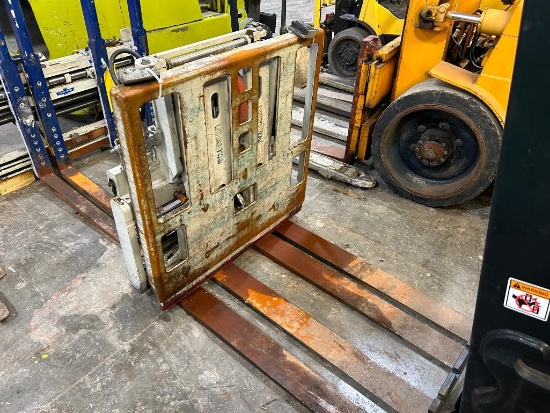 Cascade Push/Pull Forklift Attachment, Model 45E-PHS-683, 4,500-LB ...