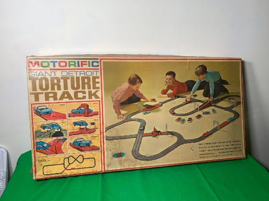 Vintage Motorific Giant Detroit Slot Car Racing Set | Online Auctions ...