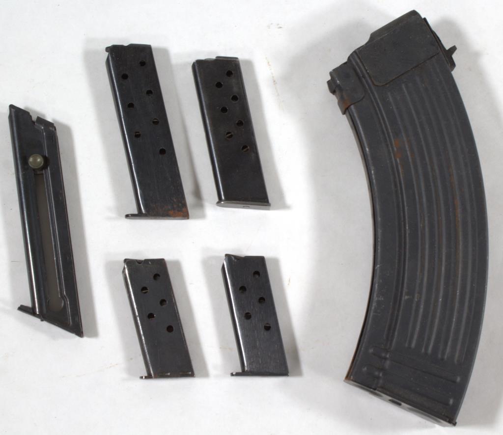 (6) steel magazines, (1) Colt cal. 22 L.R., (1) | Proxibid