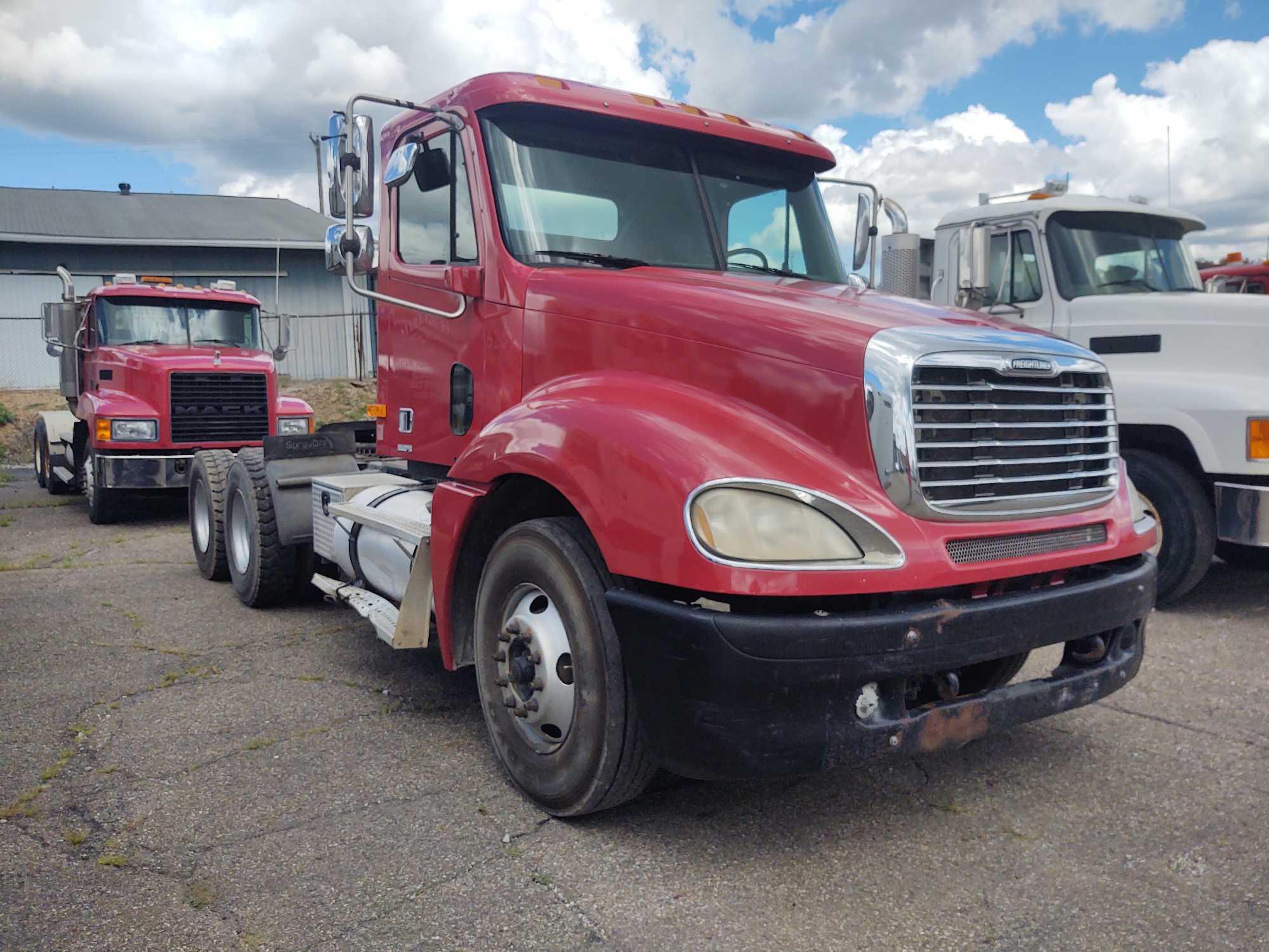 2003 Freightliner Columbia